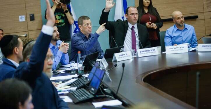 הסירוב של לוין ורוטמן לעצירת החקיקה מבטא עמדה מהותית מקור ראשון
